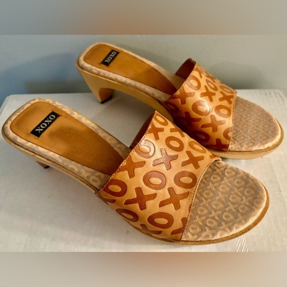 XOXO | Shoes | Xoxo Tan Leather Wooden Mule Clogs Kitten 275 Heels ...